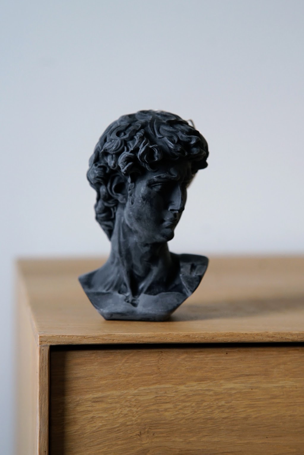 David bust candle - Sandalwood – doude design